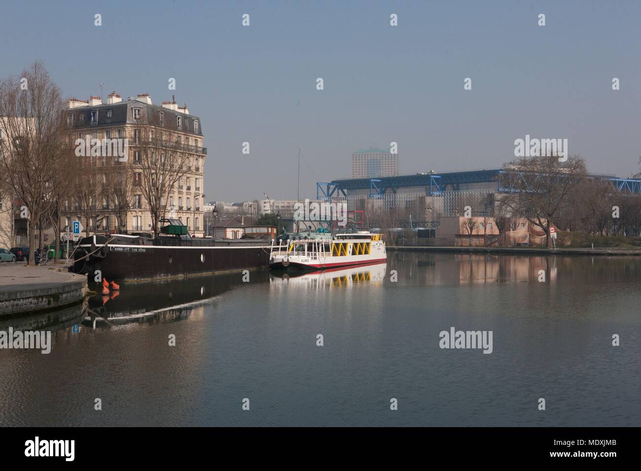 Paris, roundabout of canals, canal de l'Ourcq, La Villette Stock Photo ...