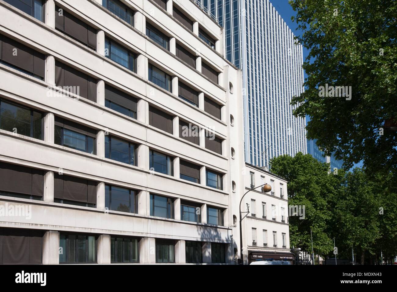 Paris, quai de la Rapée, buildings and disturbed house Stock Photo - Alamy
