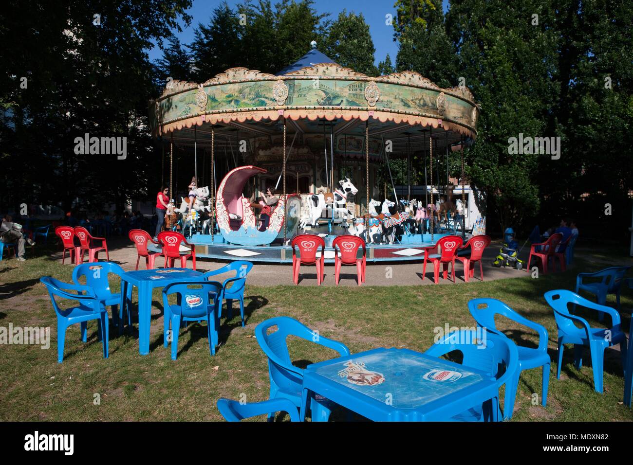 Paris parc de bercy hi-res stock photography and images - Alamy