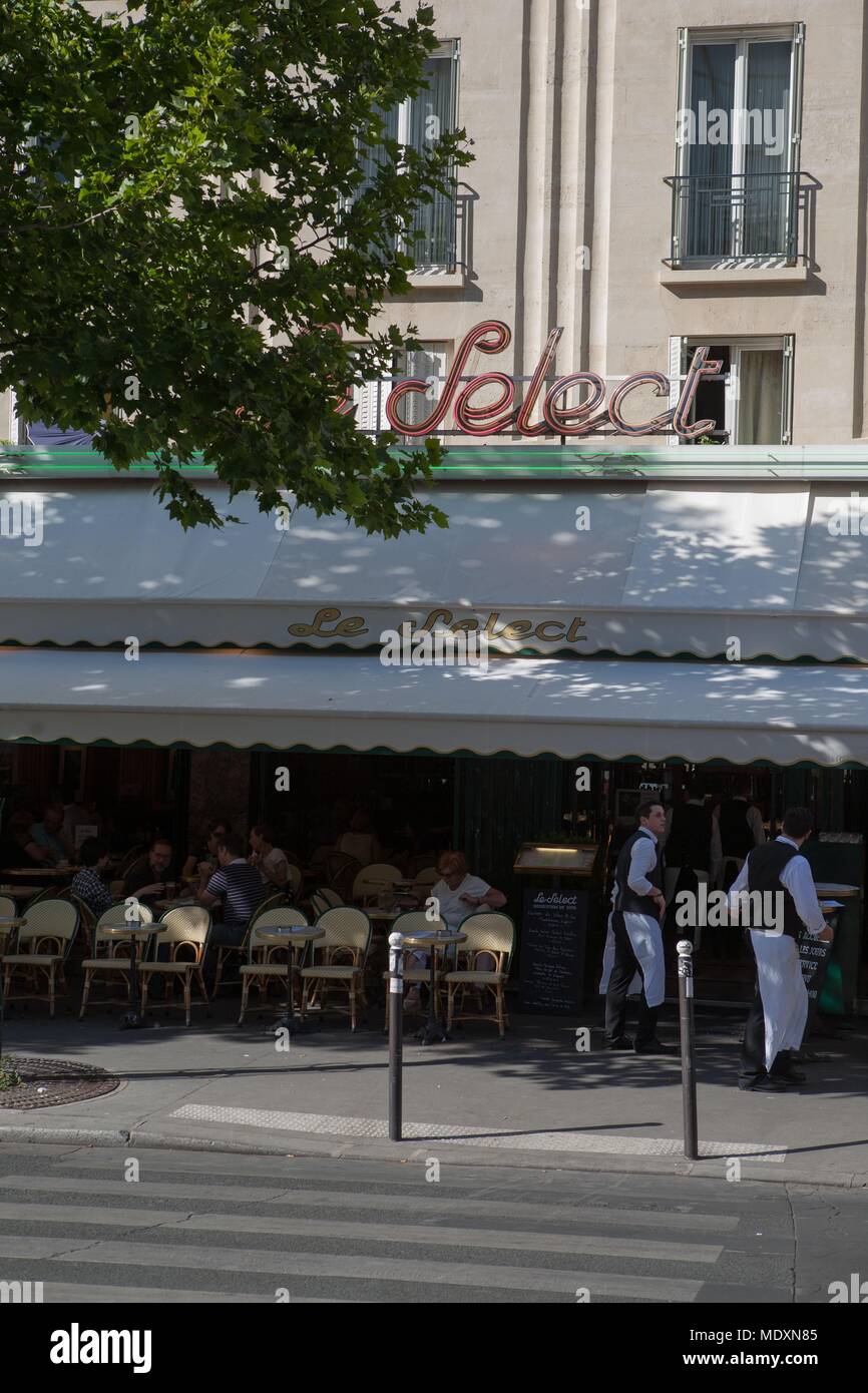 Paris, boulevard du Montparnasse, brasserie Le Select, terrace Stock ...