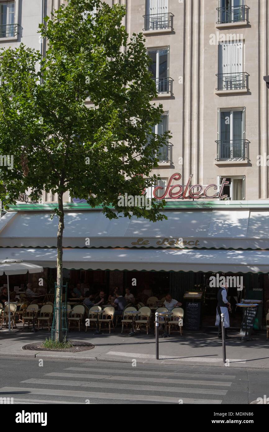 Paris, boulevard du Montparnasse, brasserie Le Select, terrace Stock ...