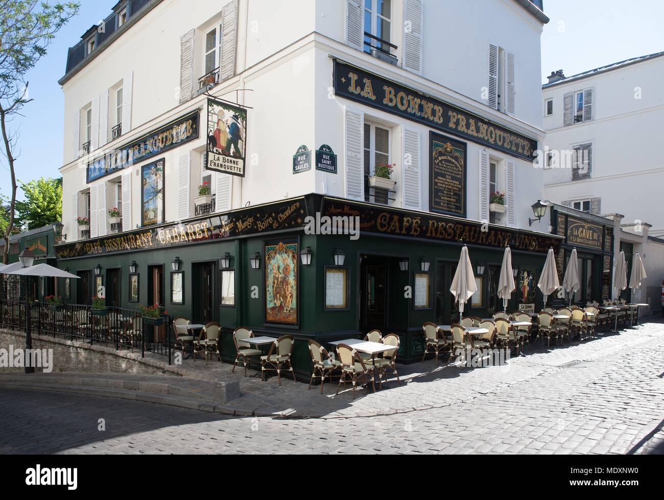 Paris, Montmartre, Rue Saint Rustique, restaurant A la Bonne Franquette ...