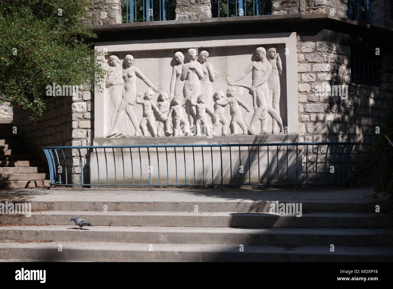 Paris, square saint lambert, basin and water jet Stock Photo - Alamy