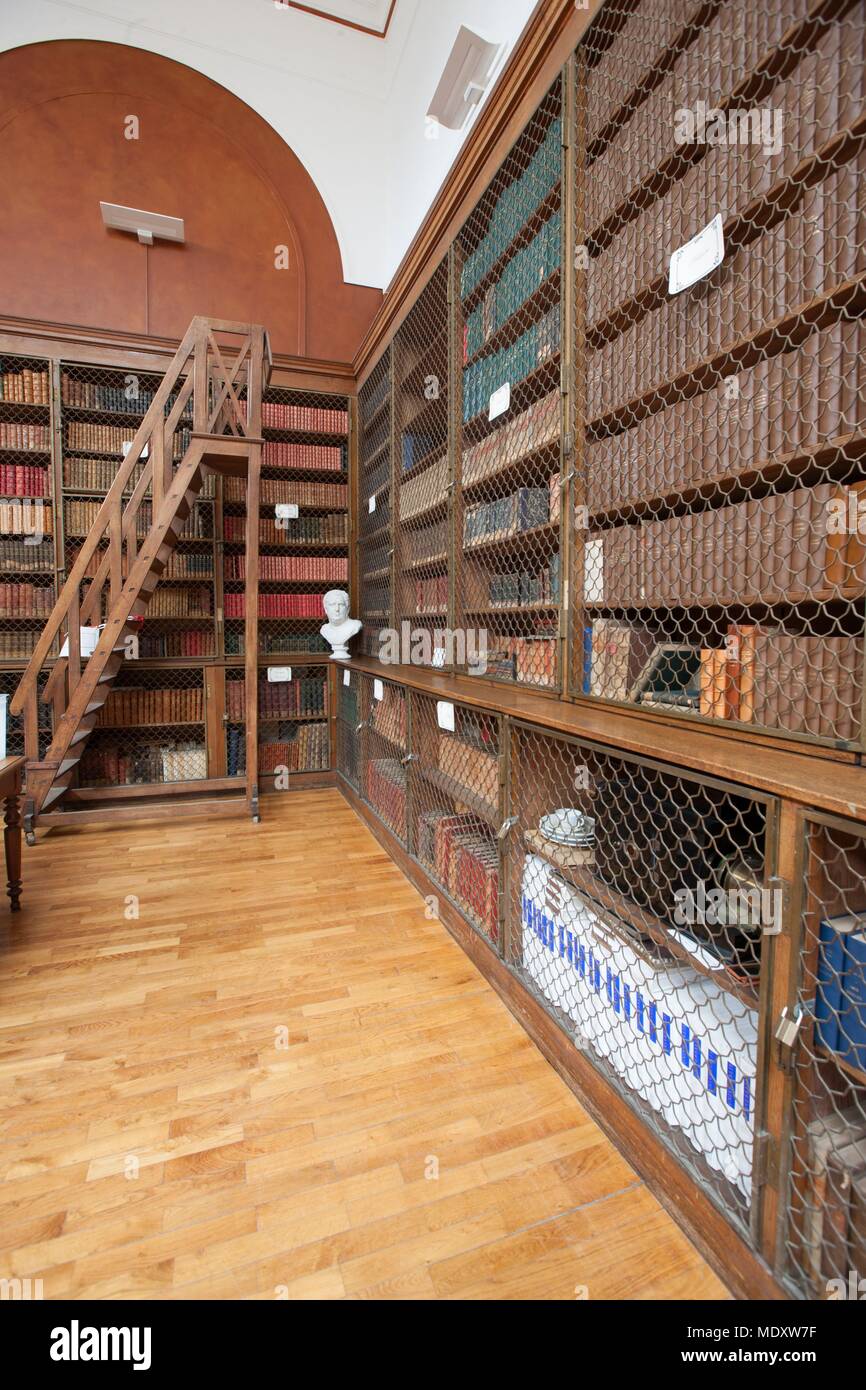 Lycee france and library hi-res stock photography and images - Alamy