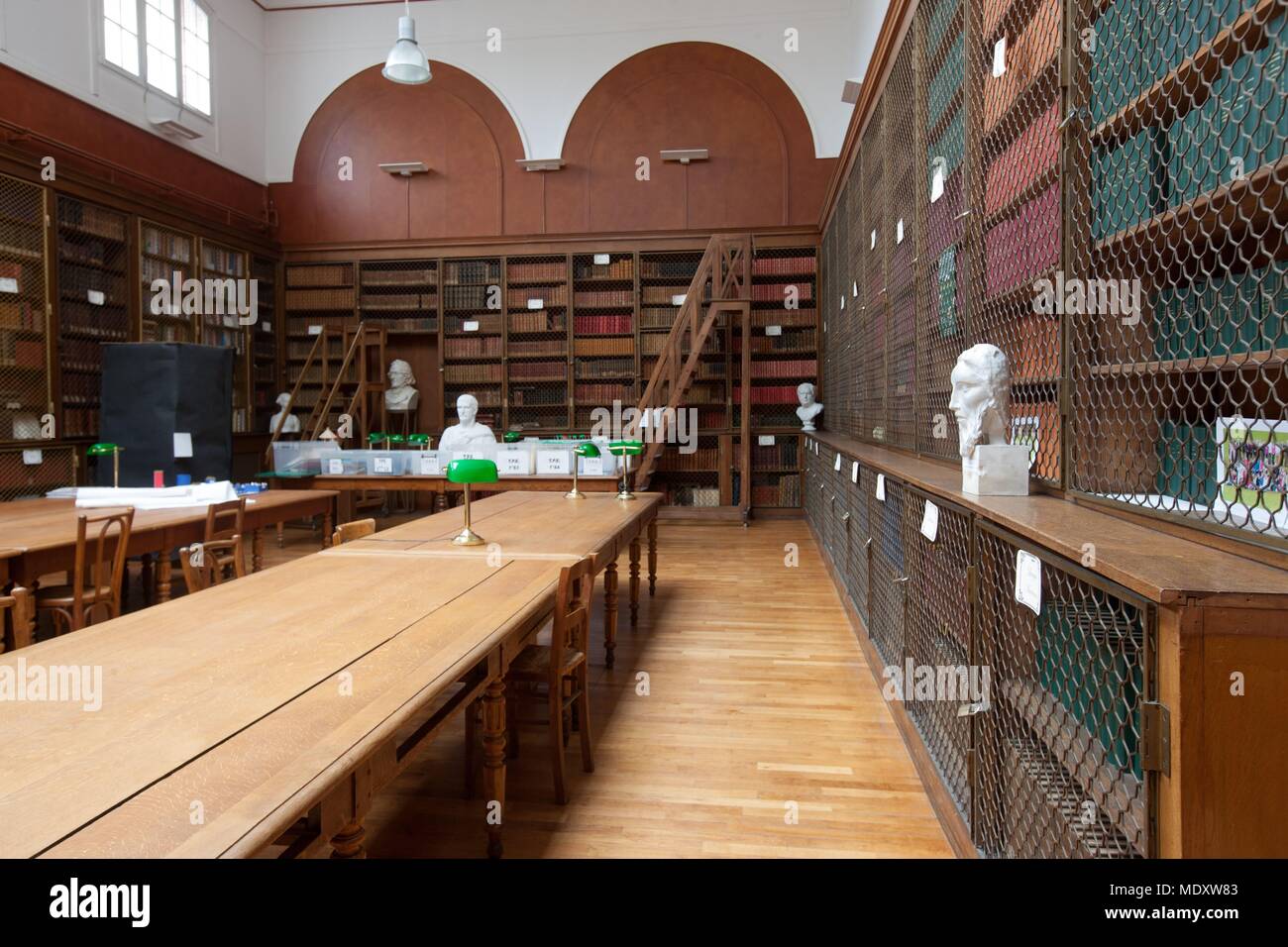 Lycee france and library hi-res stock photography and images - Alamy