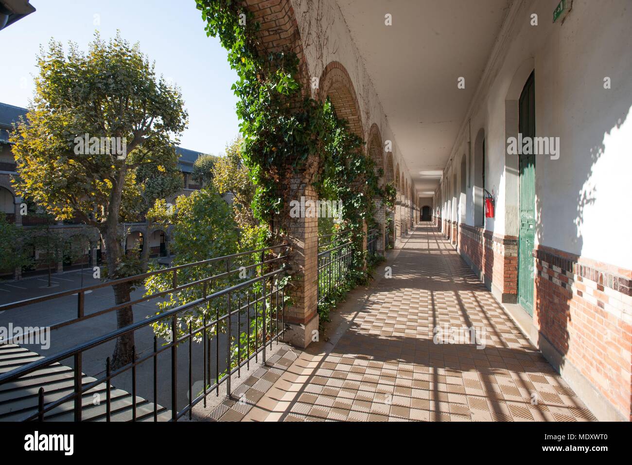 Paris, 71 rue du ranelagh, lycee moliere, courtyard and galleries Stock ...