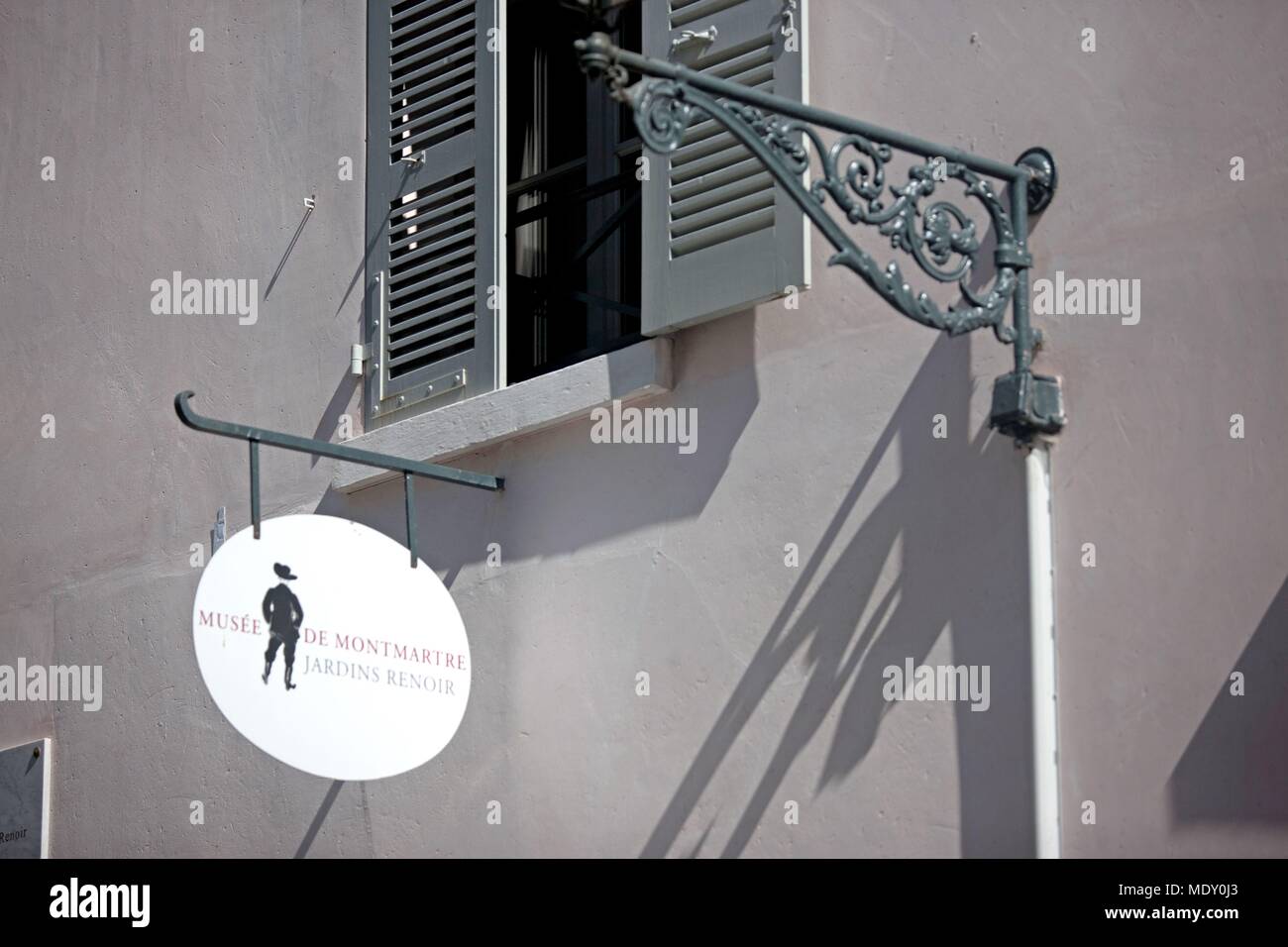 Paris, Montmartre, rue cortot, sign of the Musée de Montmartre (museum ...