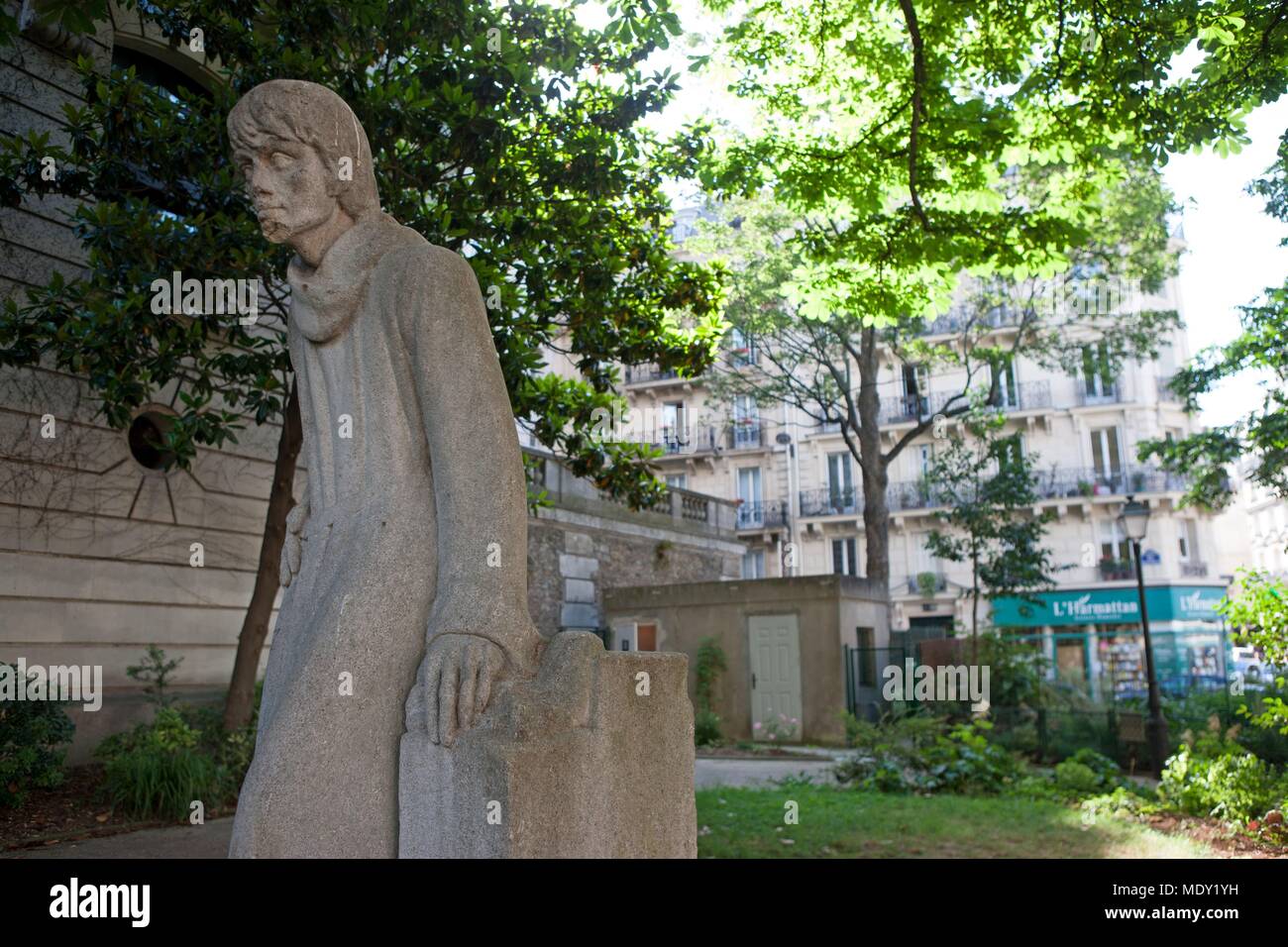 France, Ile de France region, Paris, rue des ecoles, square paul ...