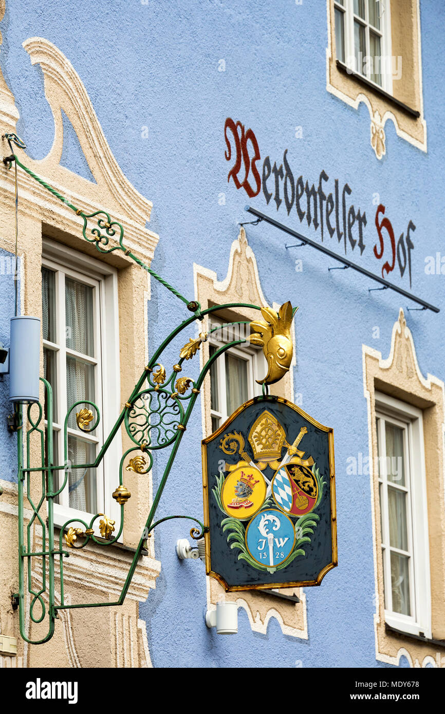 Hanging sign metal hi-res stock photography and images - Alamy