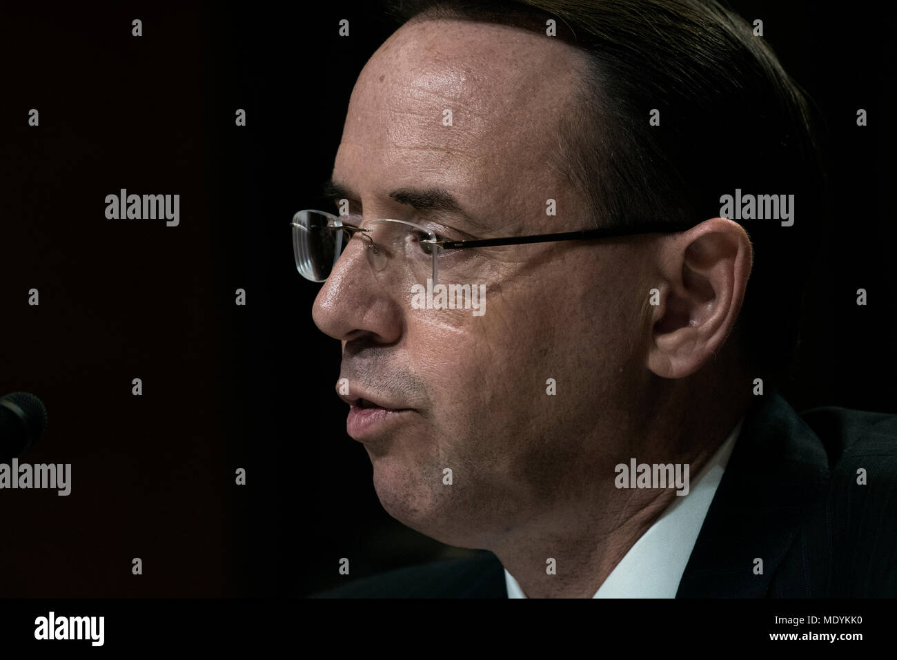 Testifies hi-res stock photography and images - Alamy