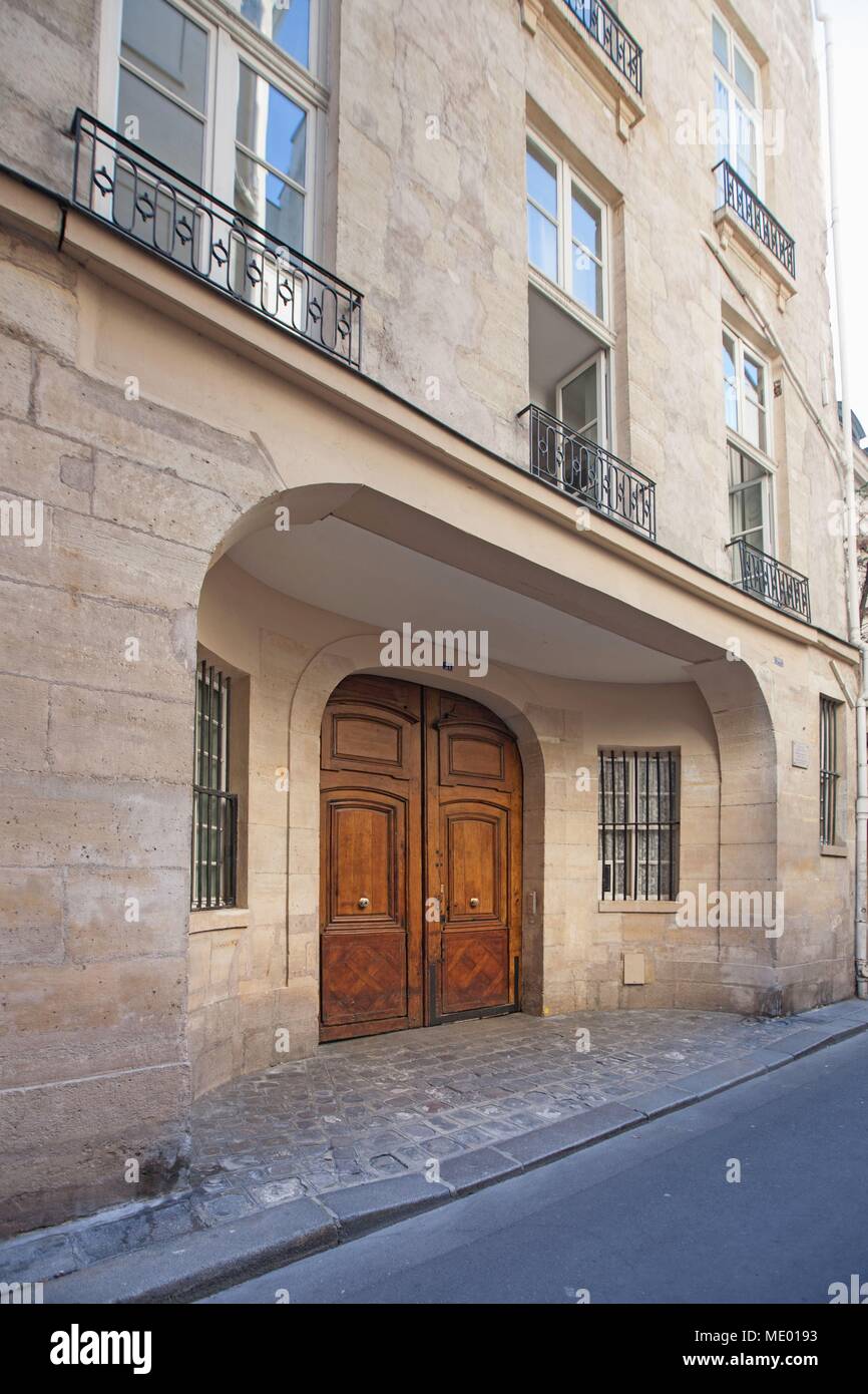 21 rue visconti hi-res stock photography and images - Alamy
