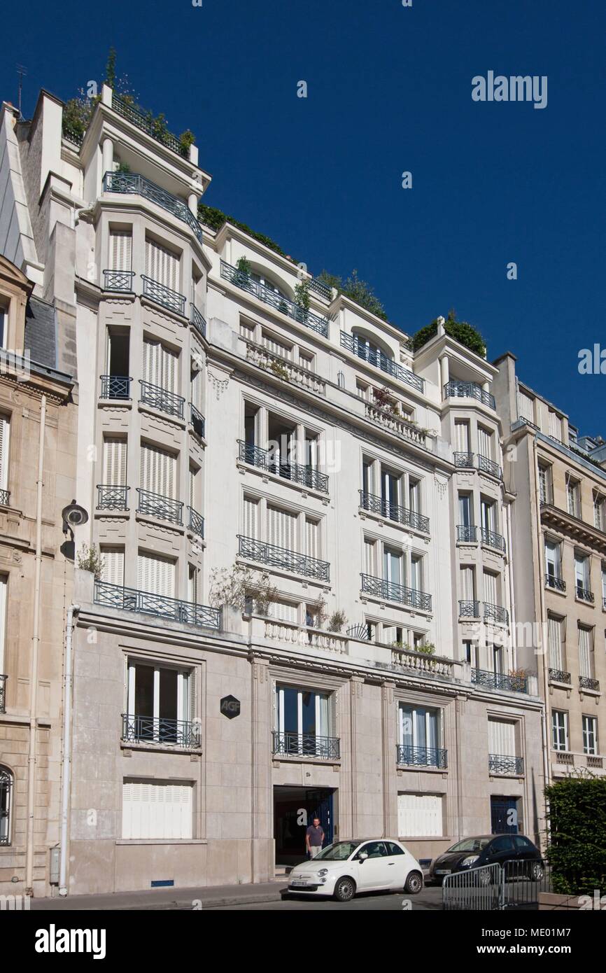 Paris, 7th arrondissement, rue barbet de jouy, building Stock Photo - Alamy