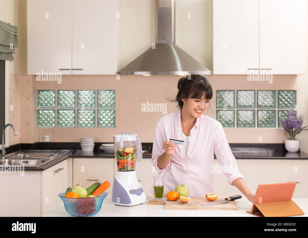Thai housewife hi-res stock photography and images - Alamy