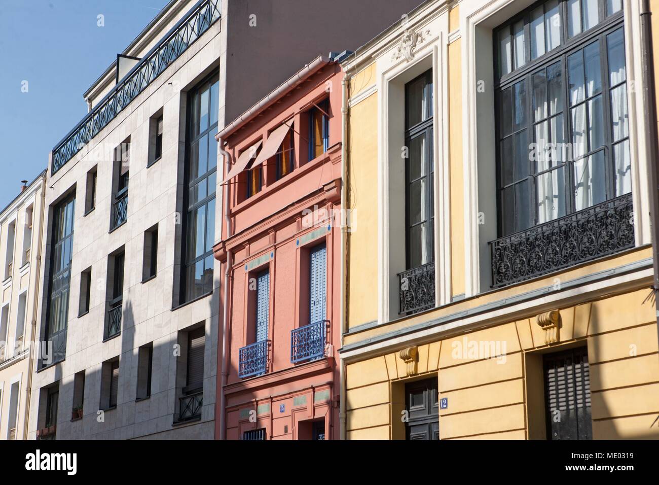 Rue des artistes hi-res stock photography and images - Alamy