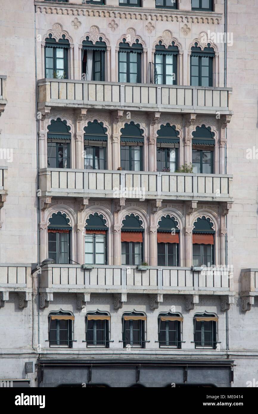 France, Lyon, Quays of the Saône River, Quai Fulchiron, facade building ...
