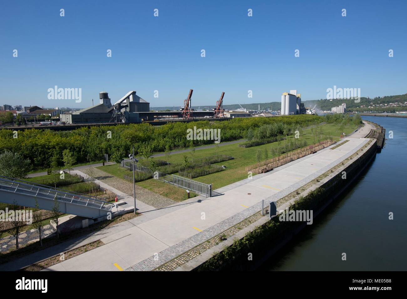 France, Rouen, Seine river, harbour, Rollet peninsula, landscape ...
