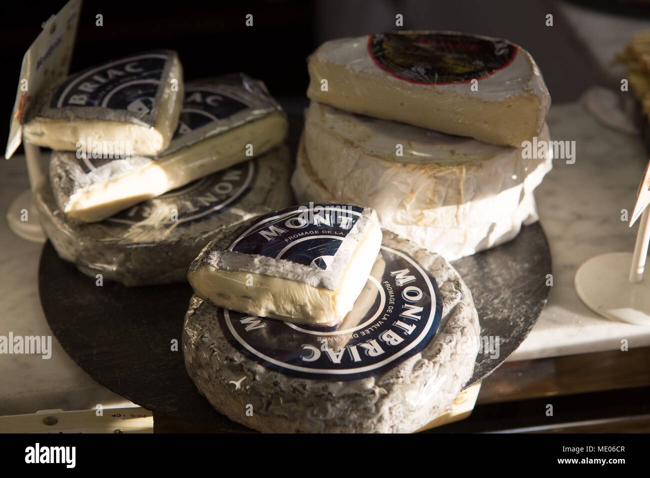 Paris, shops food, cheese shop, cheese Stock Photo - Alamy