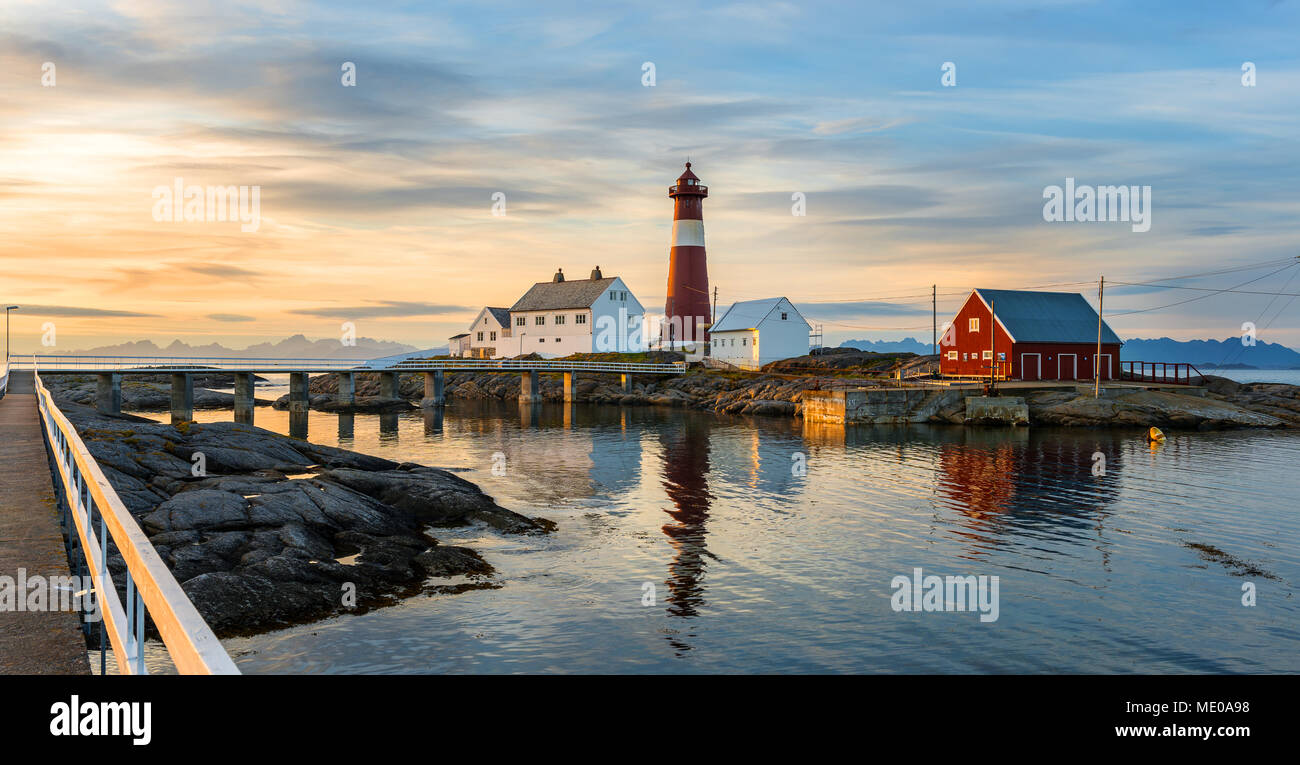 Leuchtturm norwegen hi-res stock photography and images - Alamy