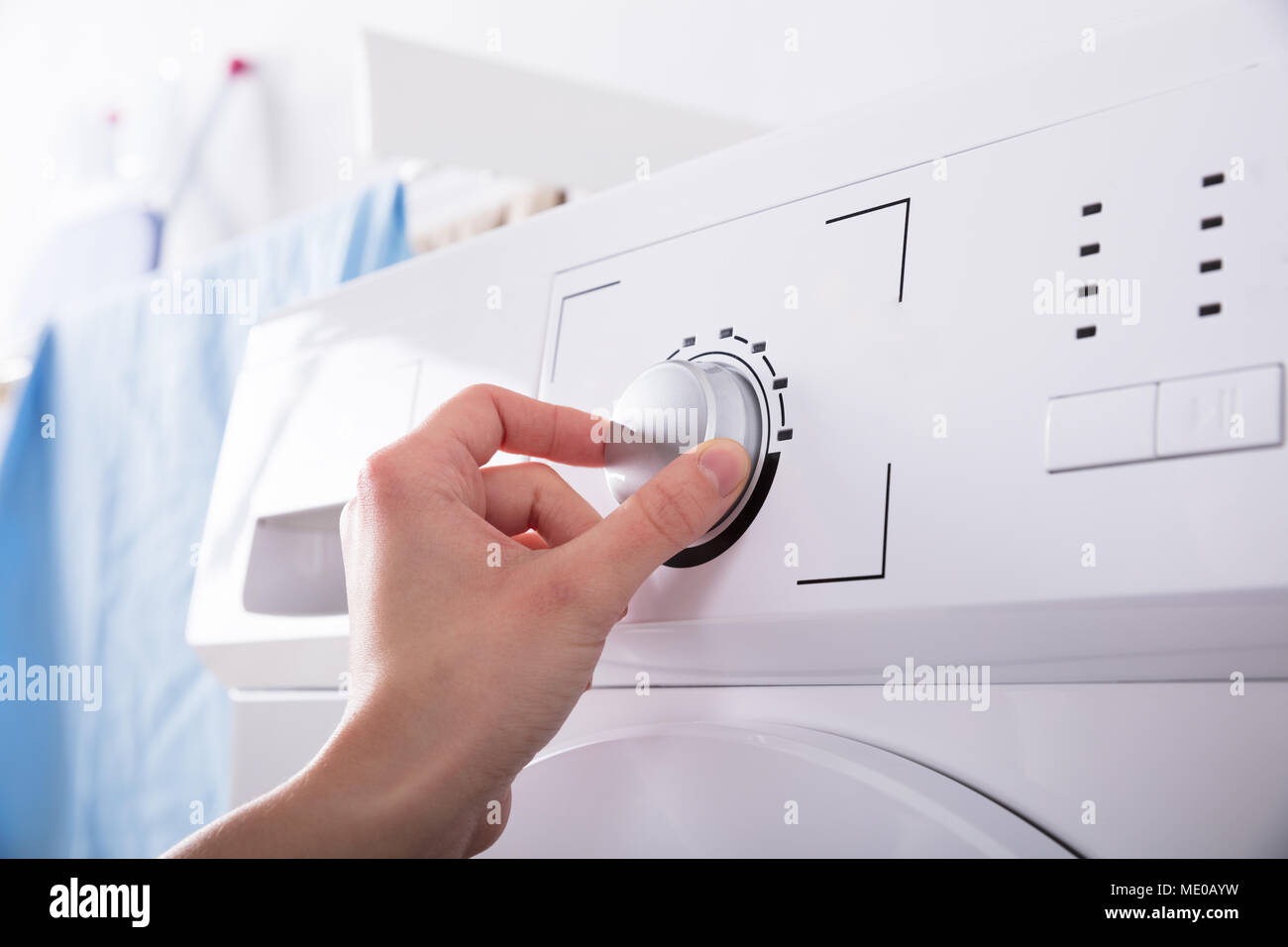 Hand wash clothes hi-res stock photography and images - Alamy