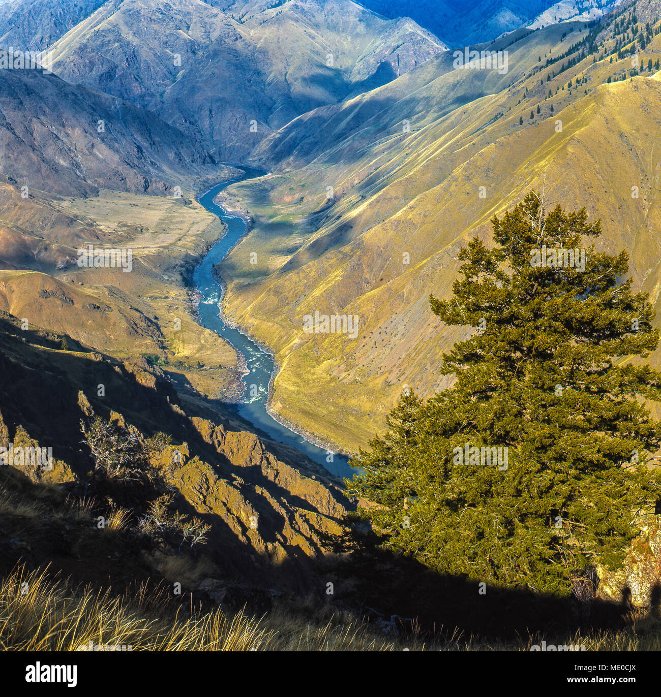 Near Hat Point, Oregon side. Hells Canyon, Snake River, deepest gorge ...