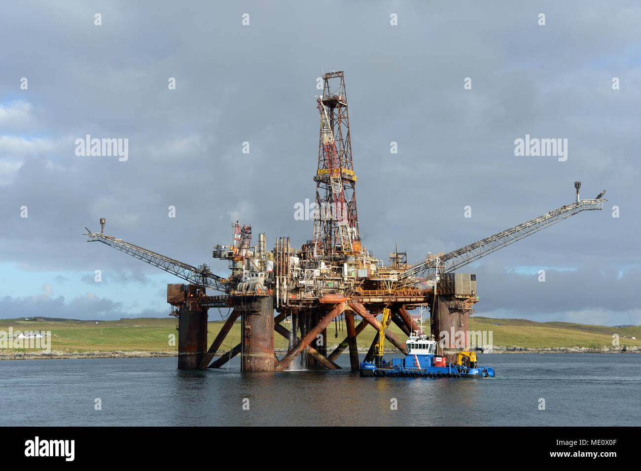 Buchan Alpha oil rig coming into to Lerwick Shetland for ...