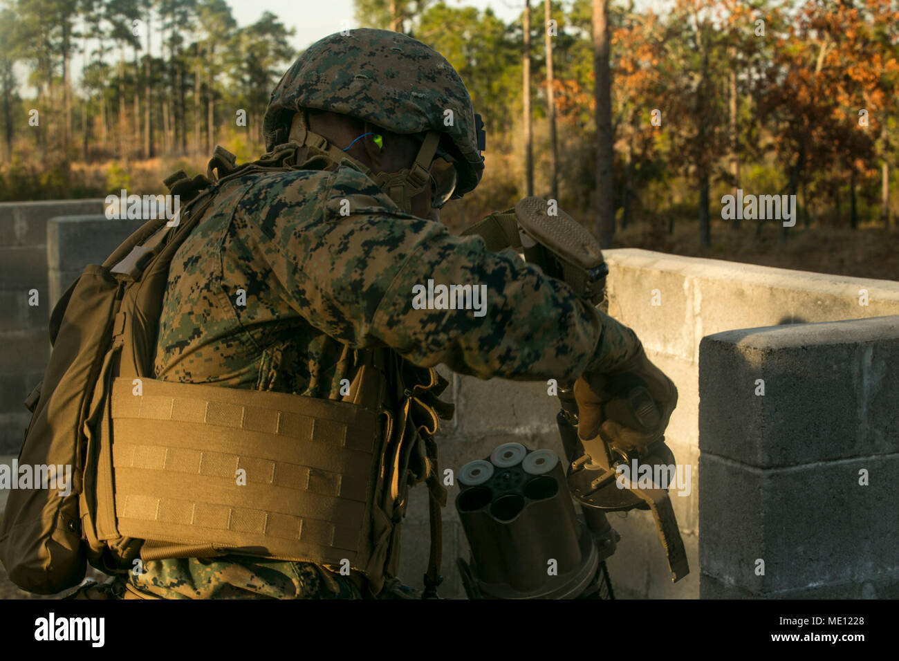 M32a1 40mm multi shot grenade launcher hi-res stock photography and ...