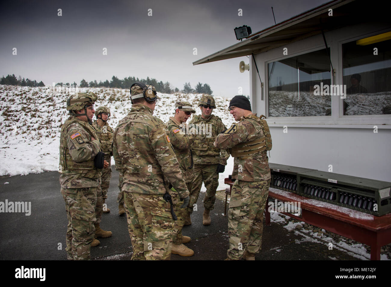 U.S. Soldiers with 615th Aviation Support Battalion, 1 Air Cavalry ...