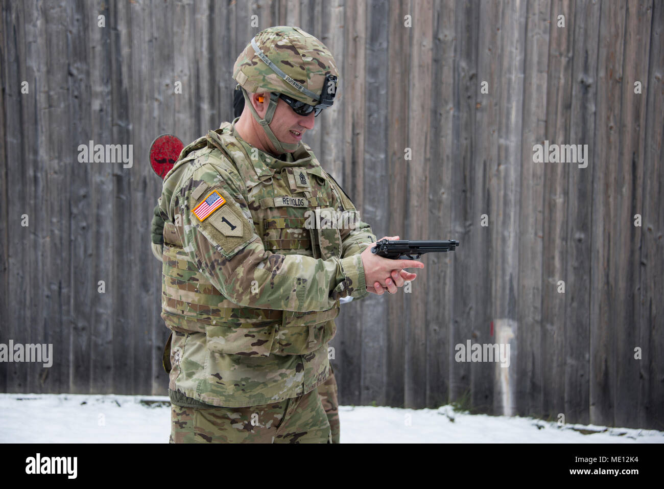 U.S. Soldiers with 615th Aviation Support Battalion, 1 Air Cavalry ...