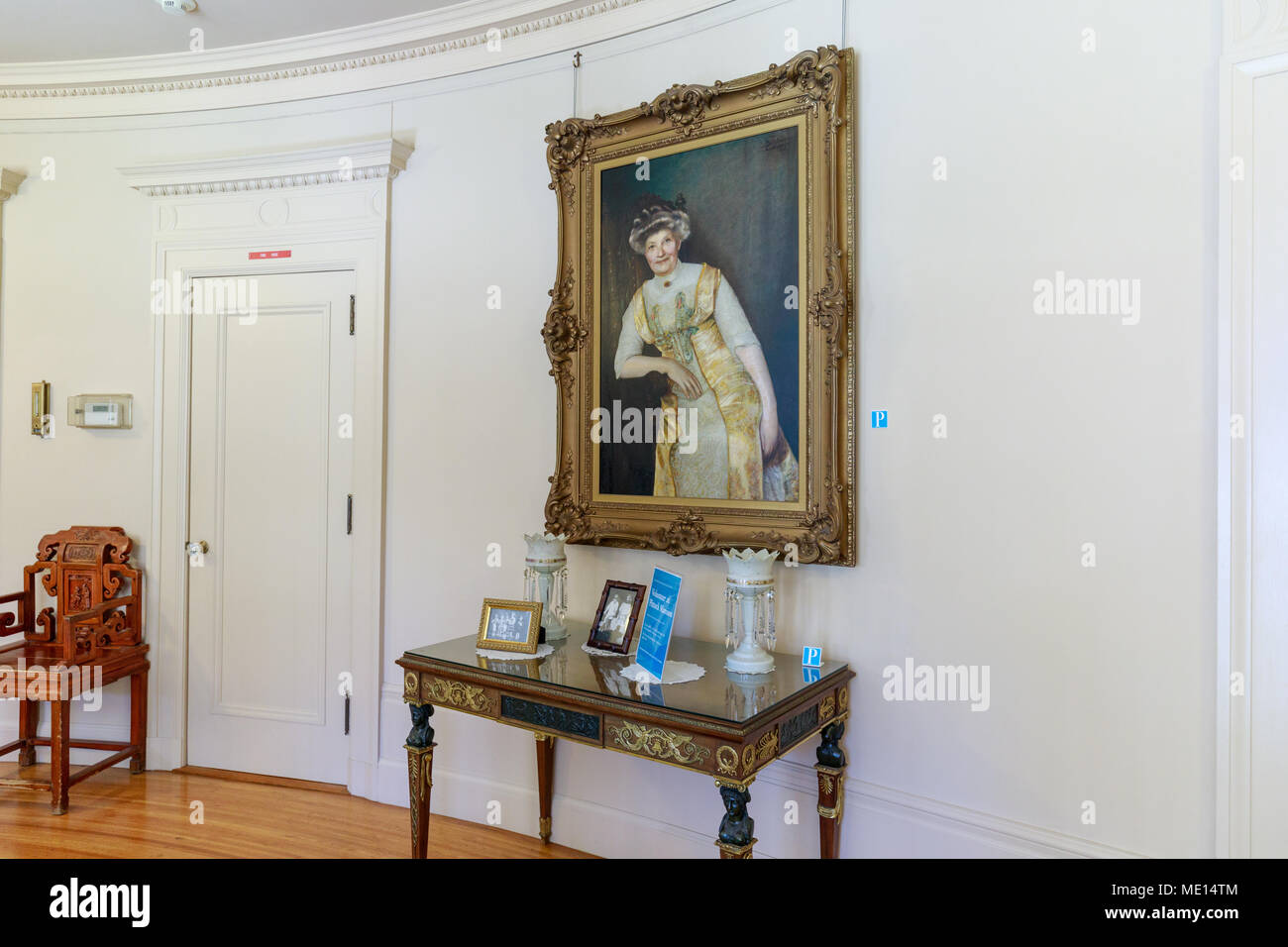 Portland, Oregon, USA - April 19, 2018 : Interior view of Pittock ...