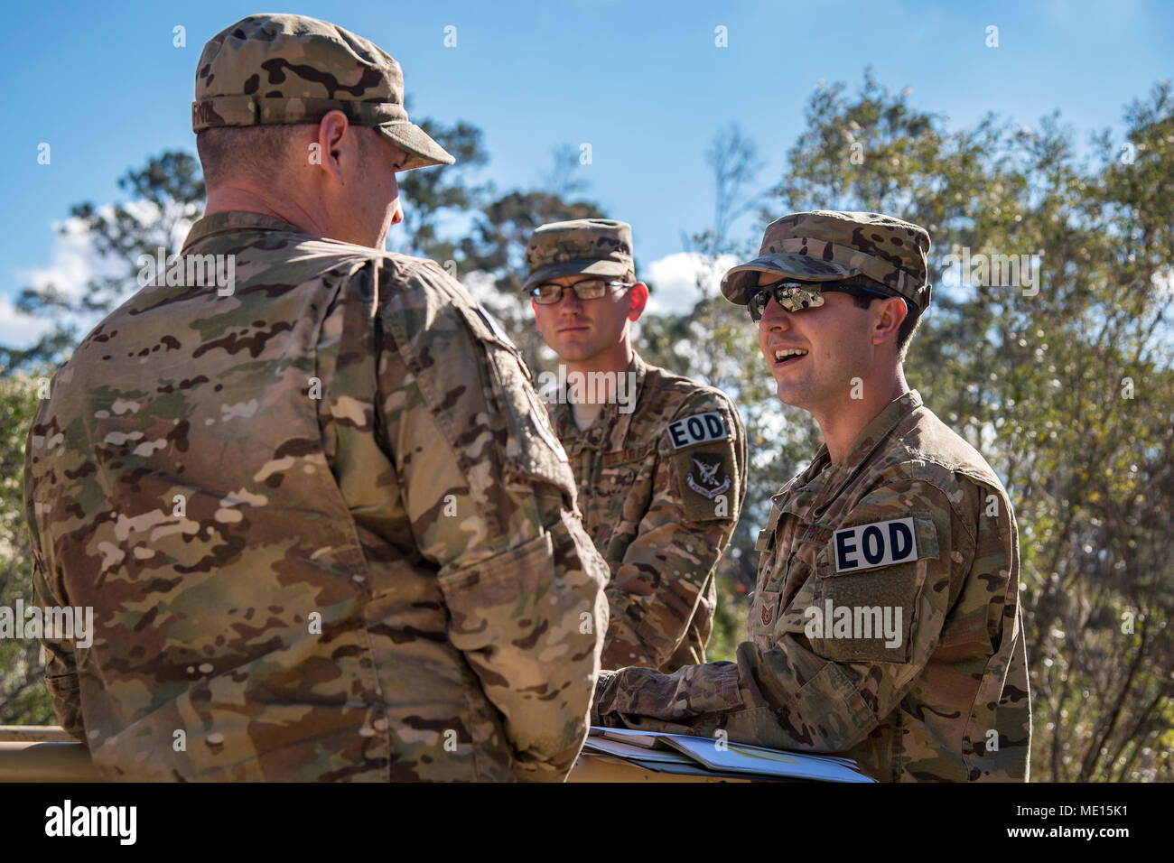 Explosive ordinance disposal eod team hi-res stock photography and ...