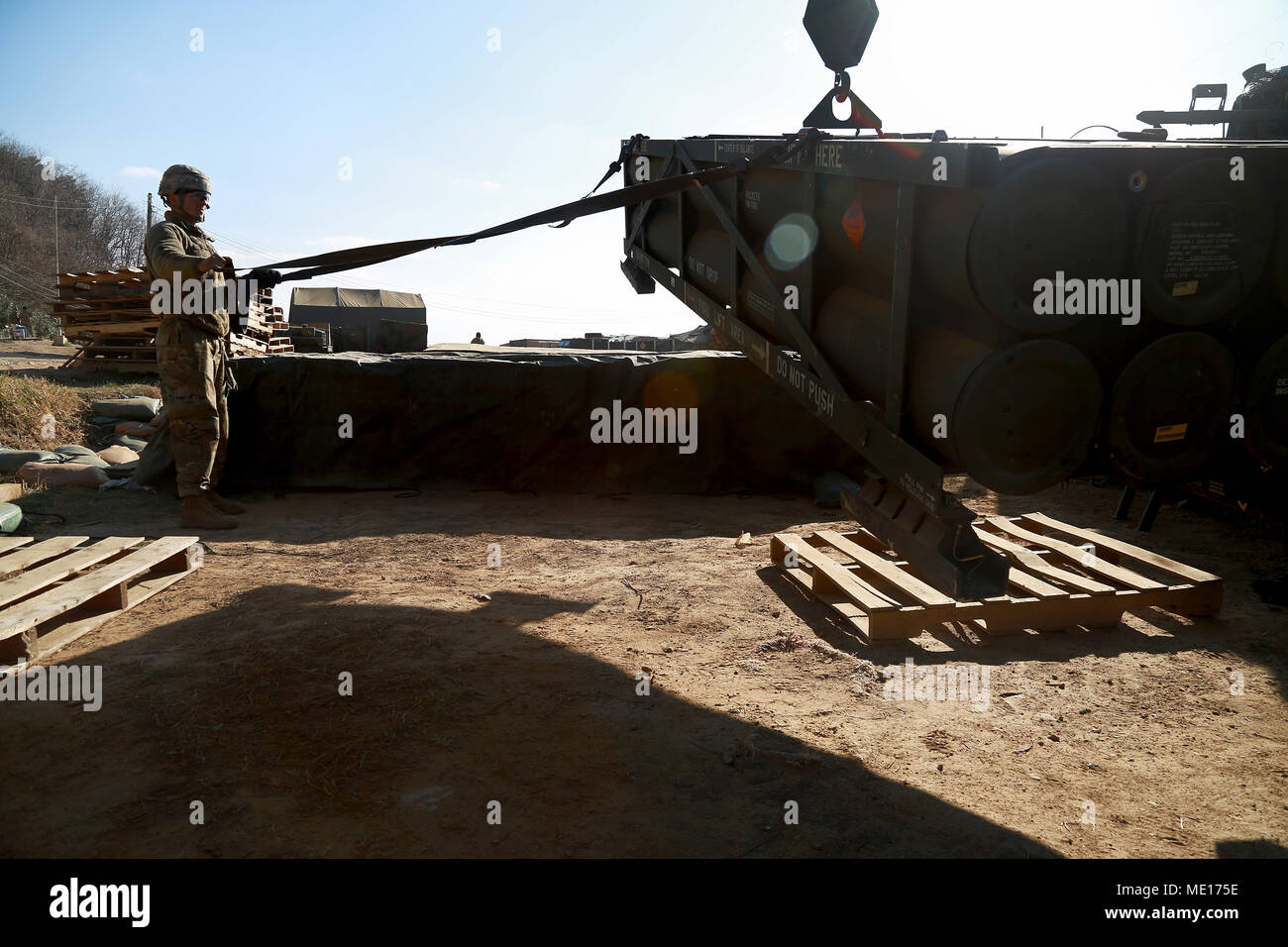 Loading pods hi-res stock photography and images - Alamy