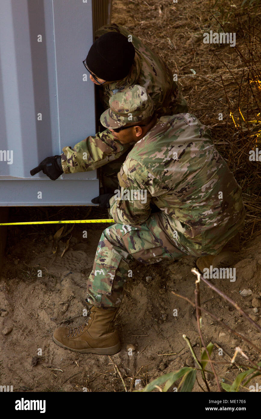 U.S. Army Soldiers, Vertical PLT, 643rd ESC, 11th Engineer Battalion ...