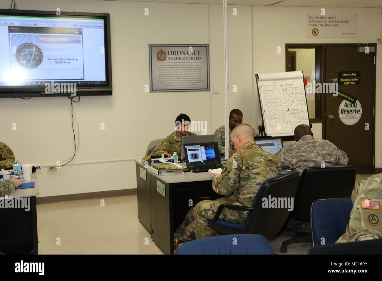 The armys field training group hi-res stock photography and images - Alamy