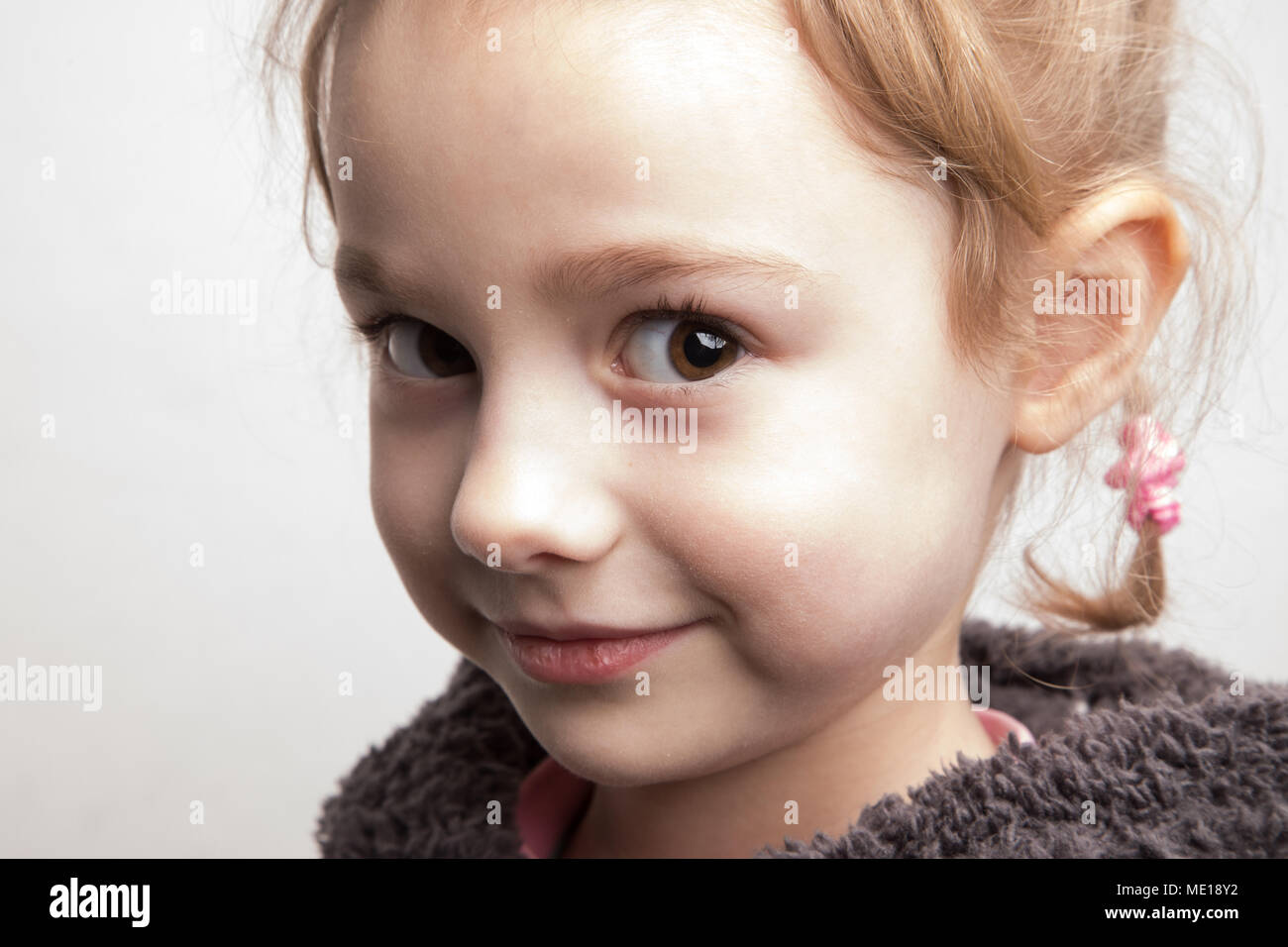 Cute little smile girl Stock Photo - Alamy