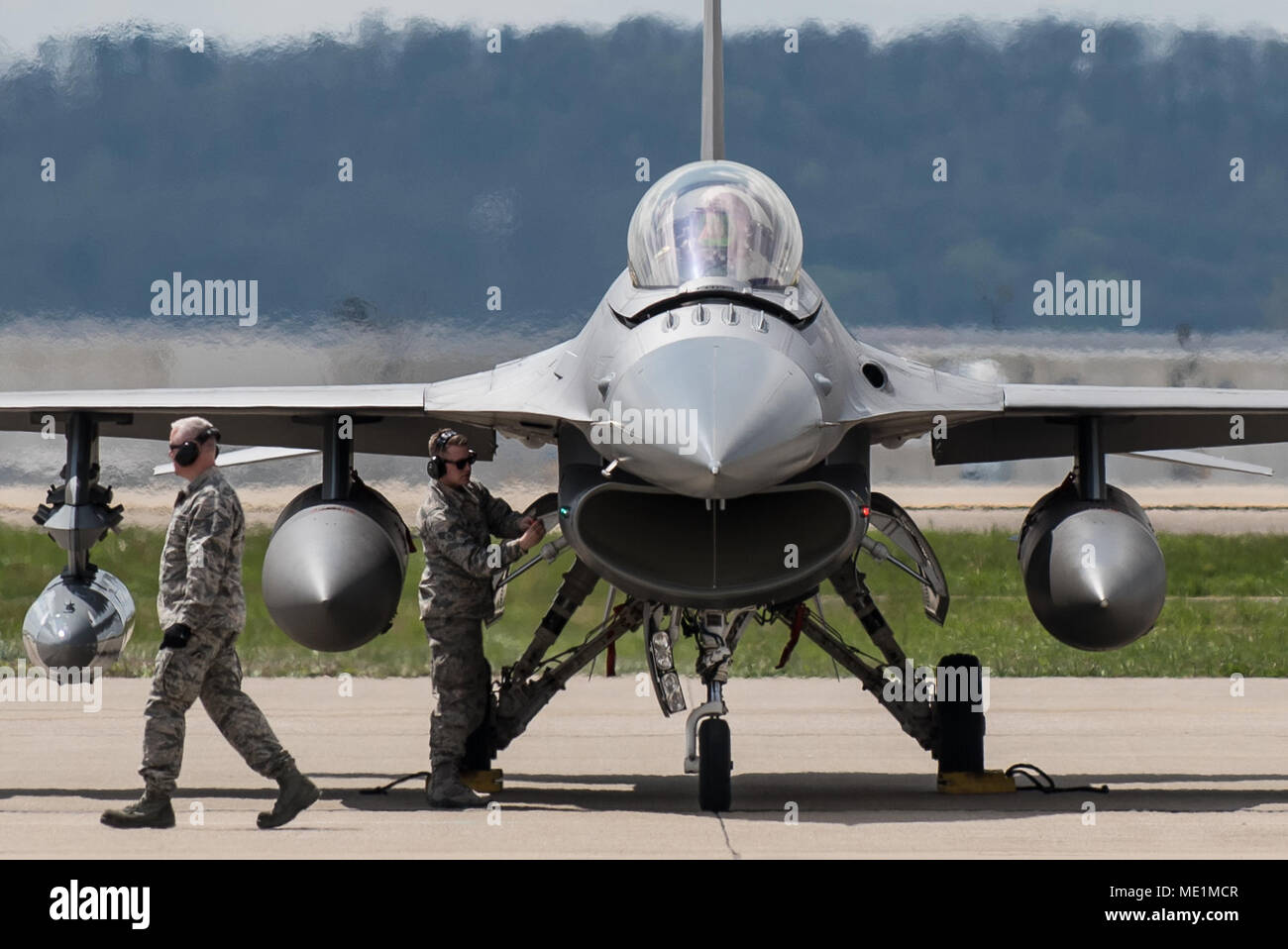 A crew chief from the 180th Fighter Wing, Ohio Air National Guard ...
