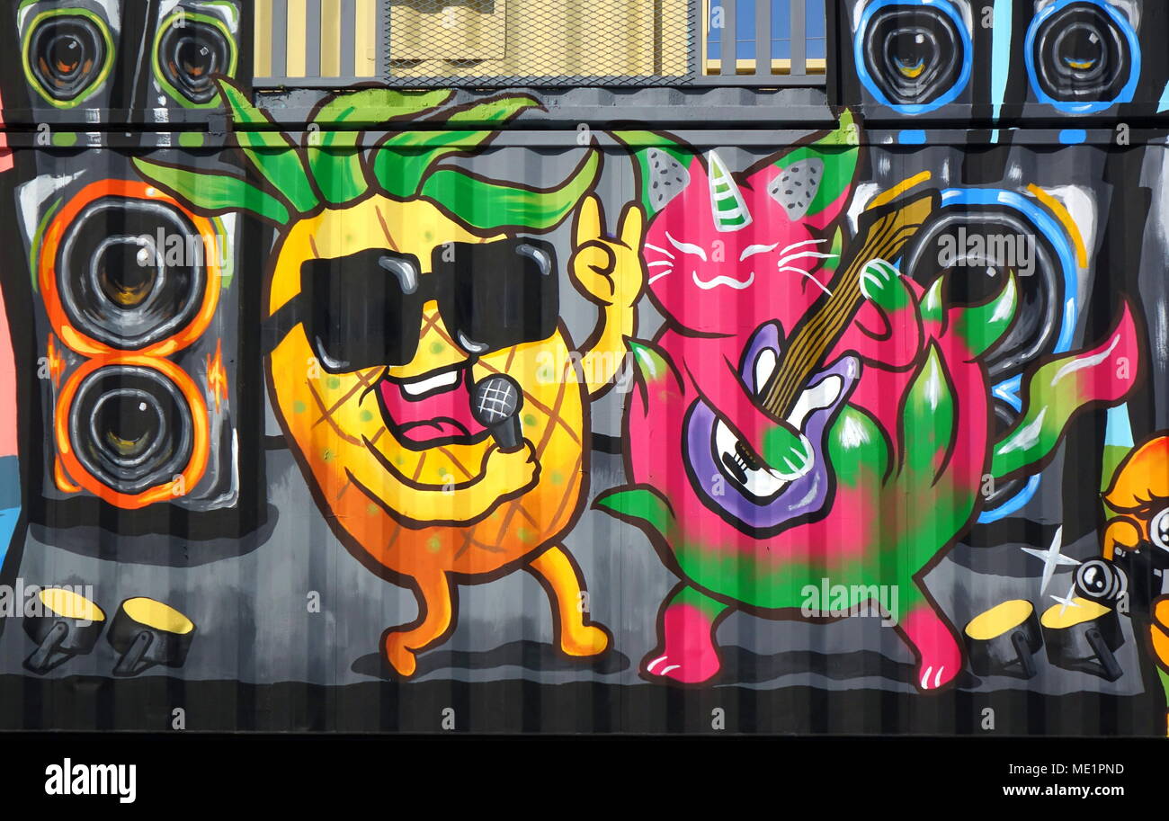 Shipping container graffiti hi-res stock photography and images - Alamy