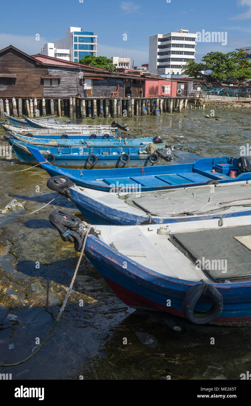 Chew Village Jetty, Penang, Malaysia - Chew Jetty, one of the Clan ...