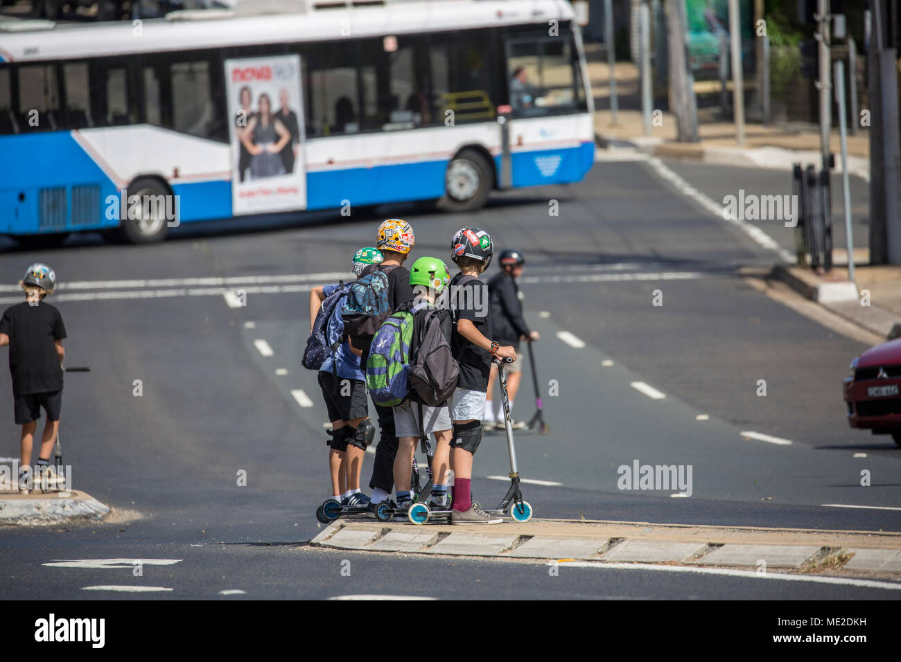Australian school bus hi-res stock photography and images - Alamy