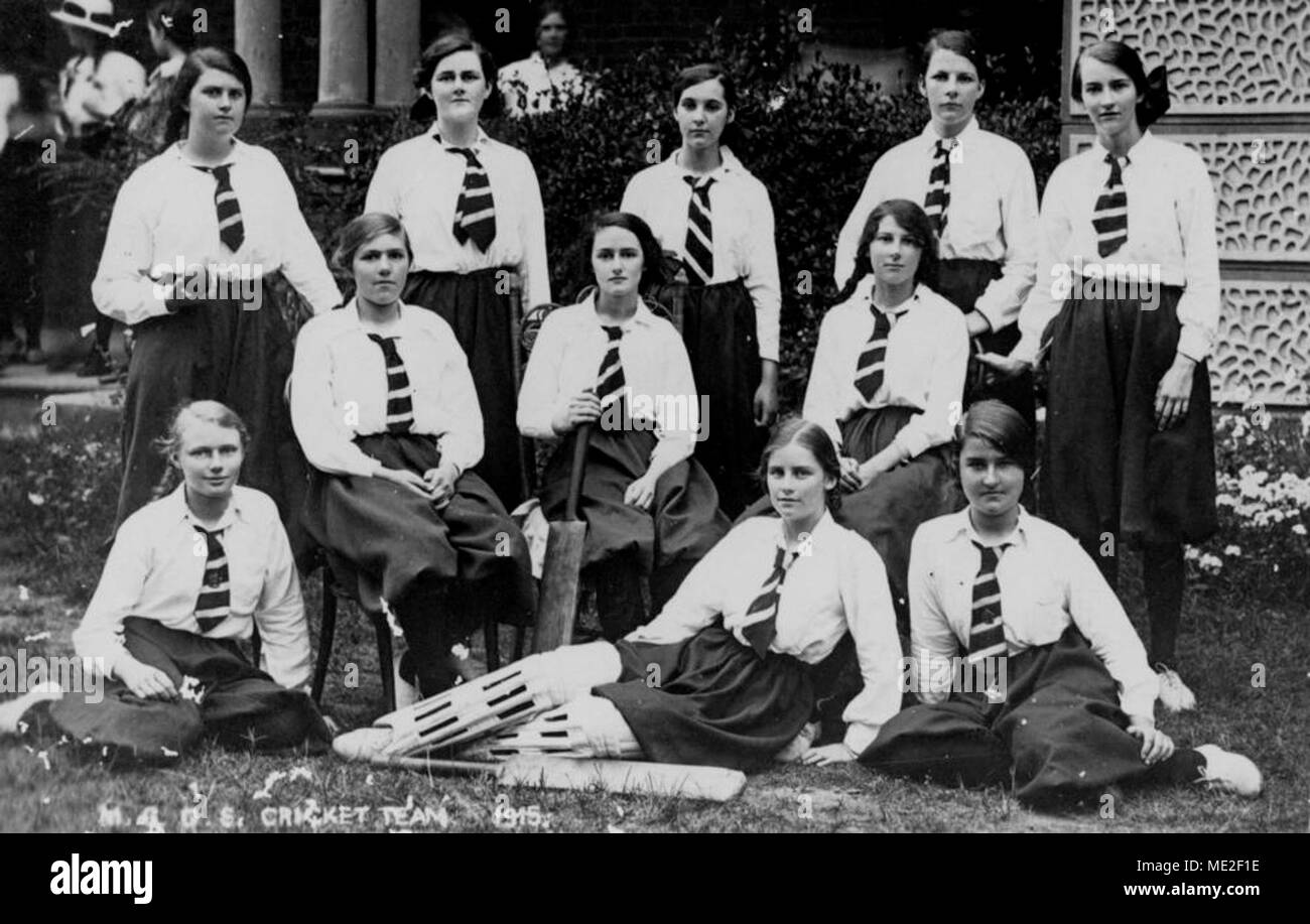 School cricket team vintage hi-res stock photography and images - Alamy