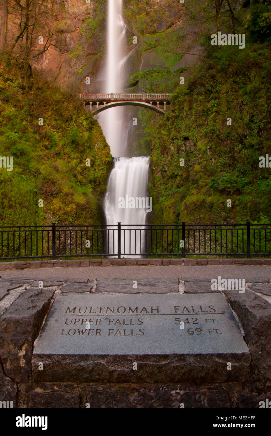 Multnomah Falls, Mt Hood National Forest, Columbia River Gorge National Scenic Area, Oregon ...