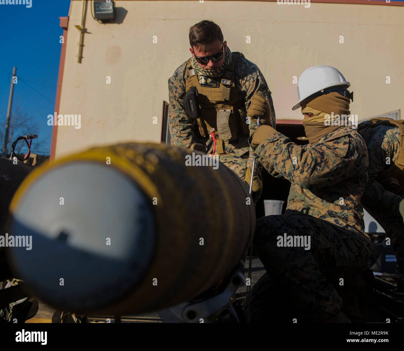 Attaching bomb hi-res stock photography and images - Alamy