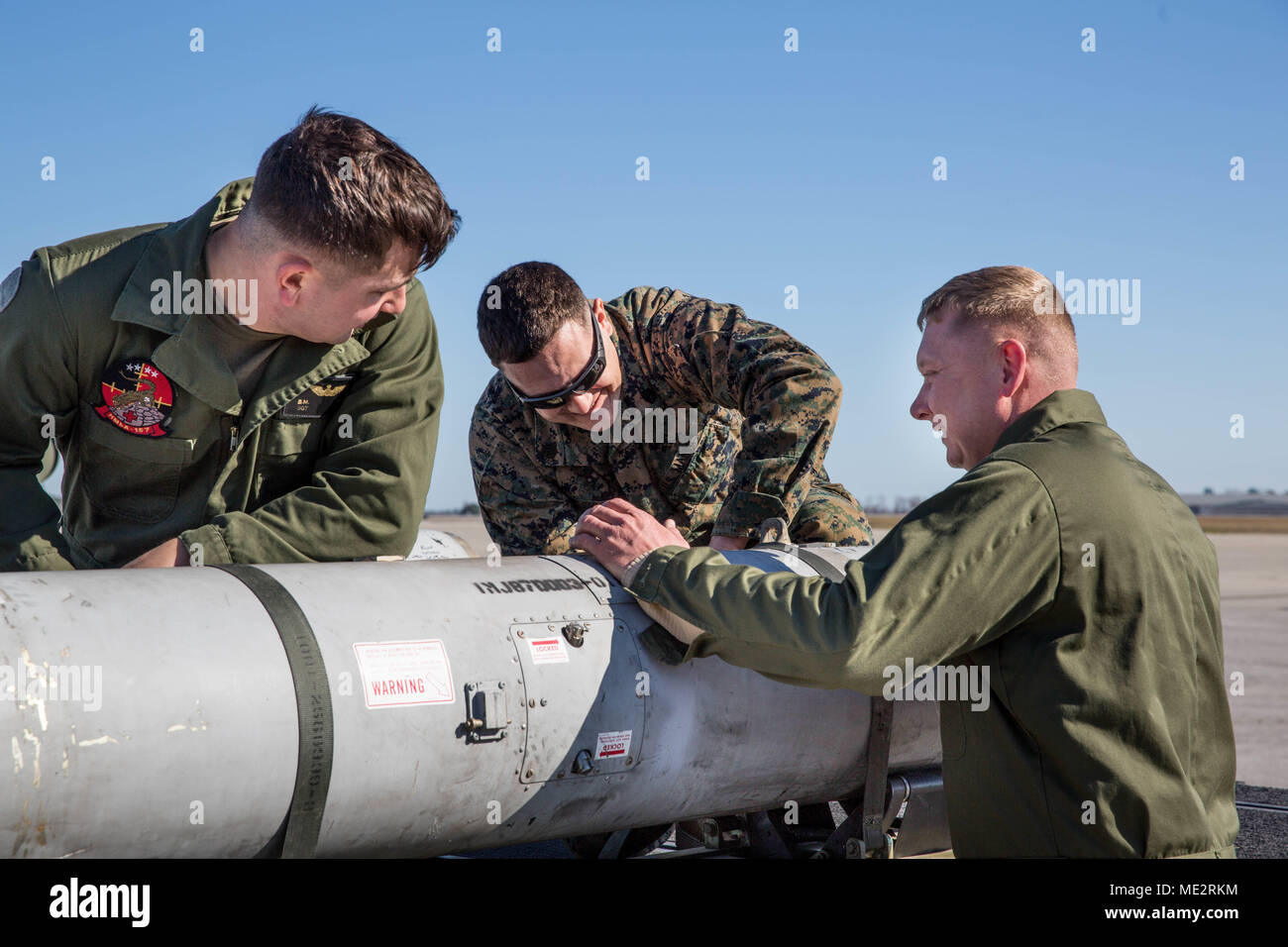 U.S. Marines assigned to Marine Light Attack Helicopter Squadron (HMLA ...