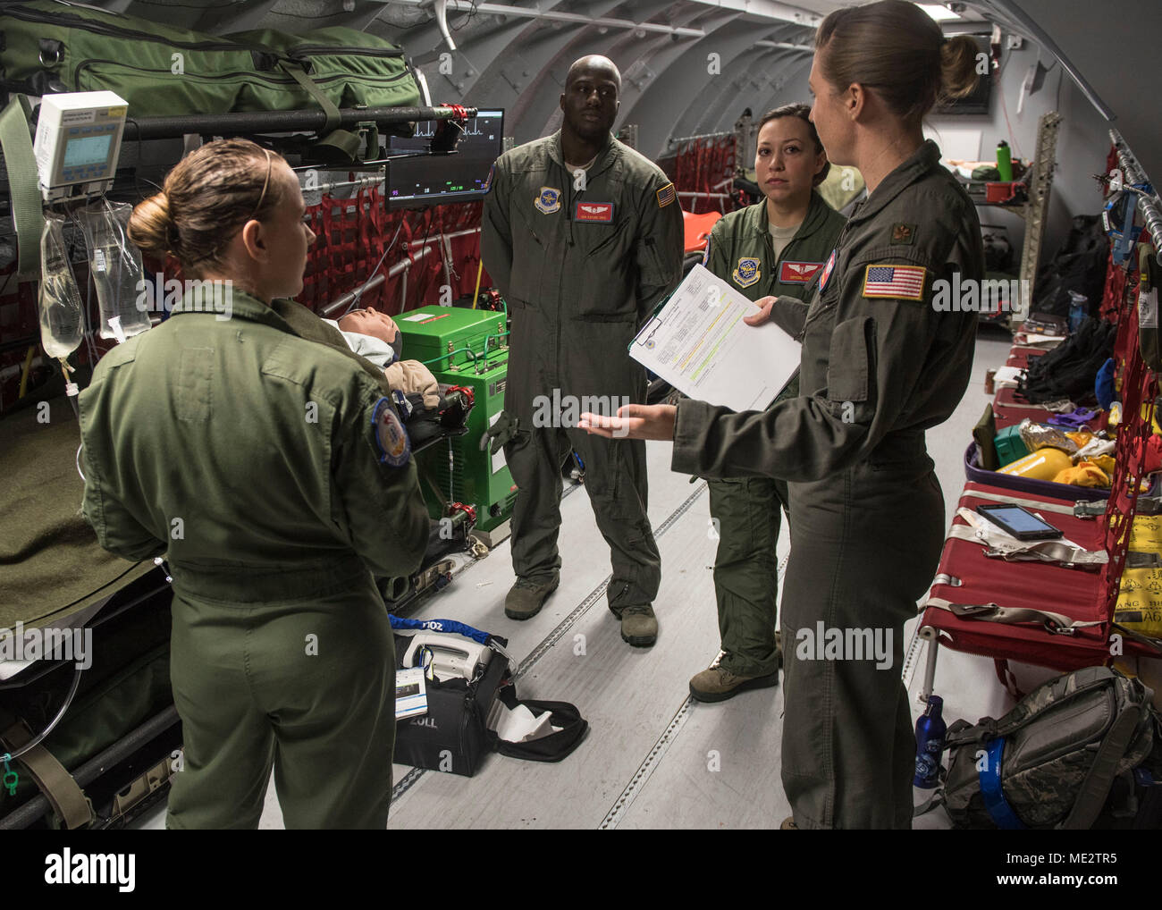 Senior problem solving skills hi-res stock photography and images - Alamy