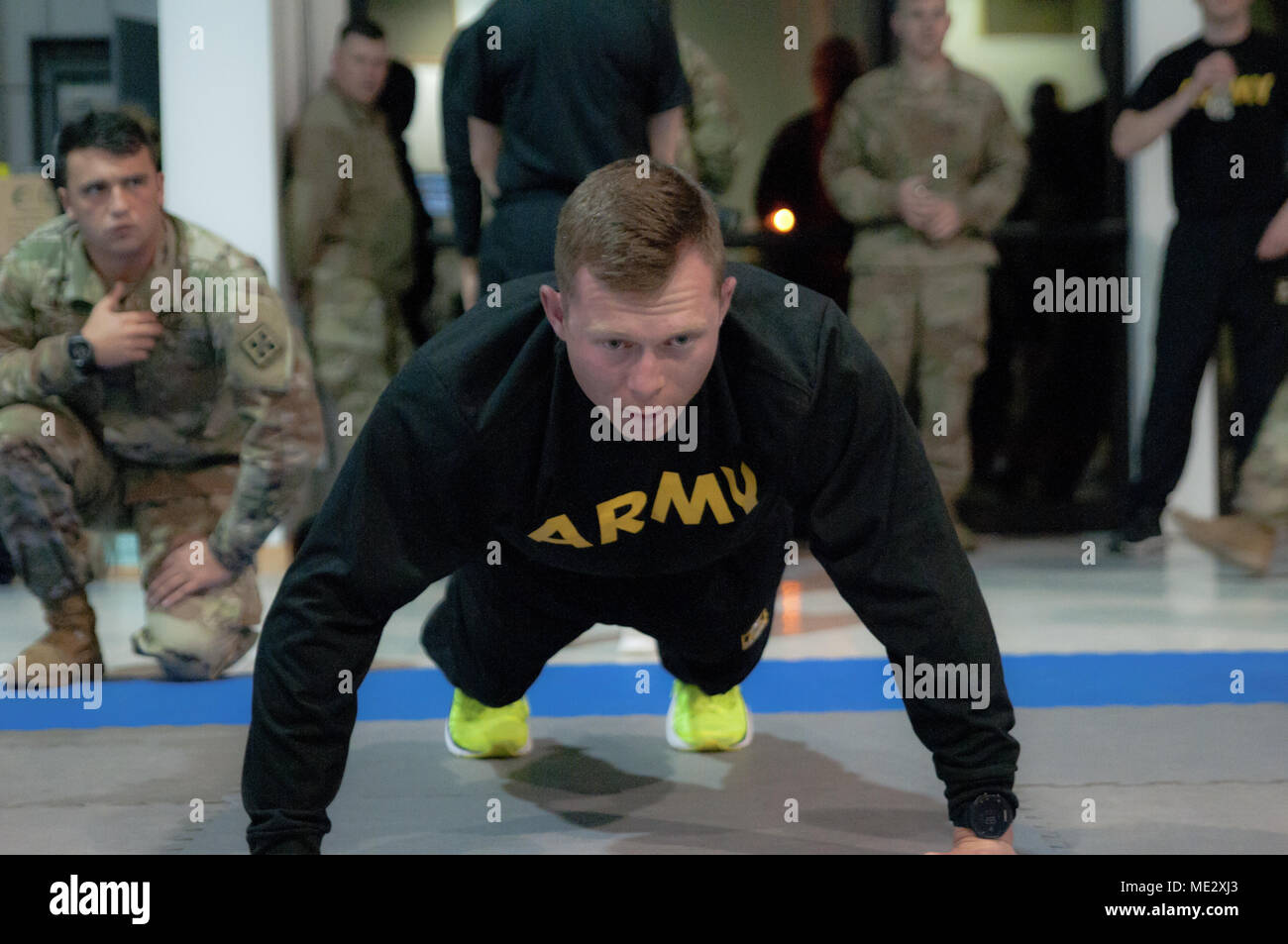 Us army physical fitness test hi-res stock photography and images - Alamy