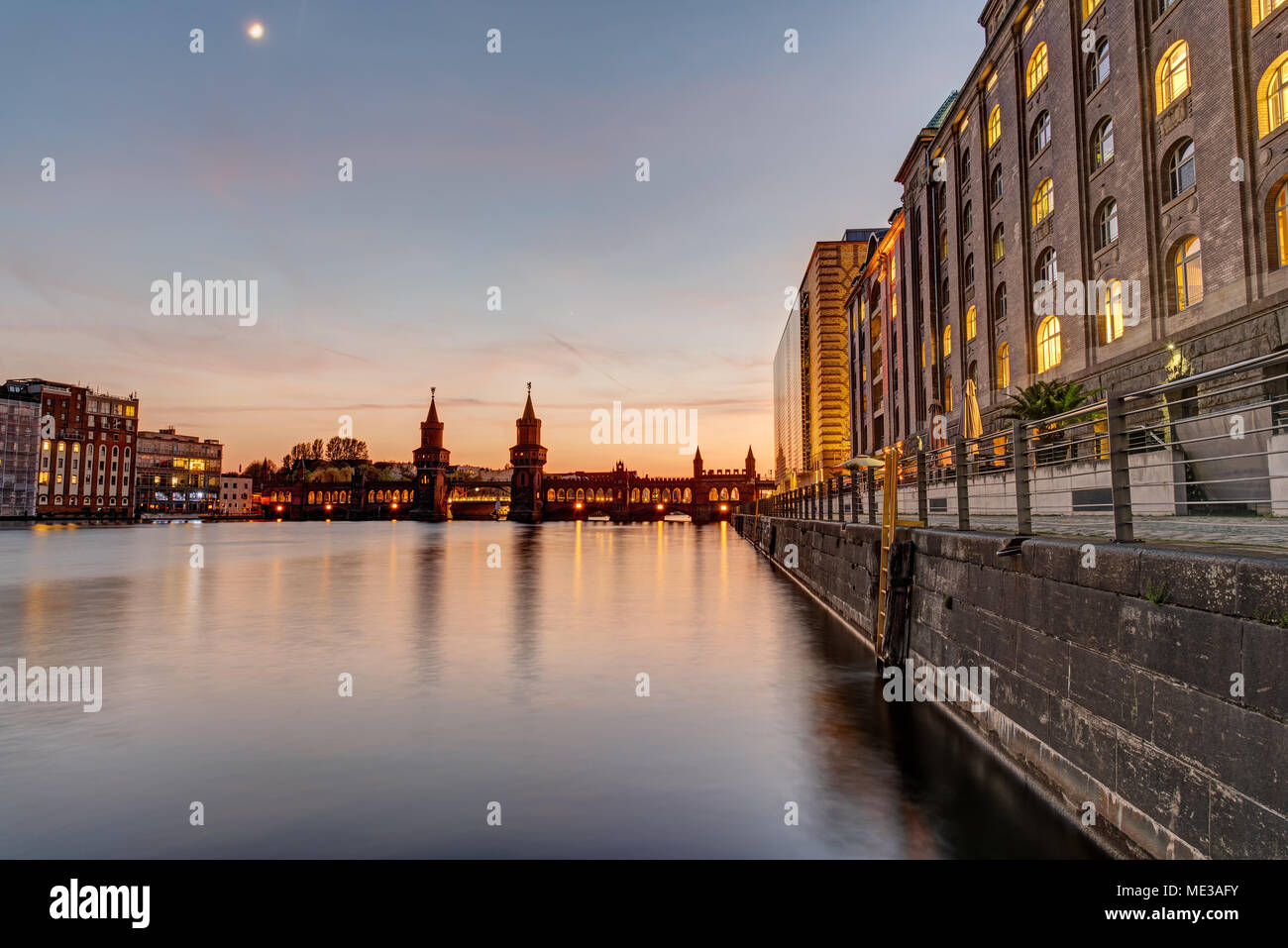 Berlin sunset hi-res stock photography and images - Alamy