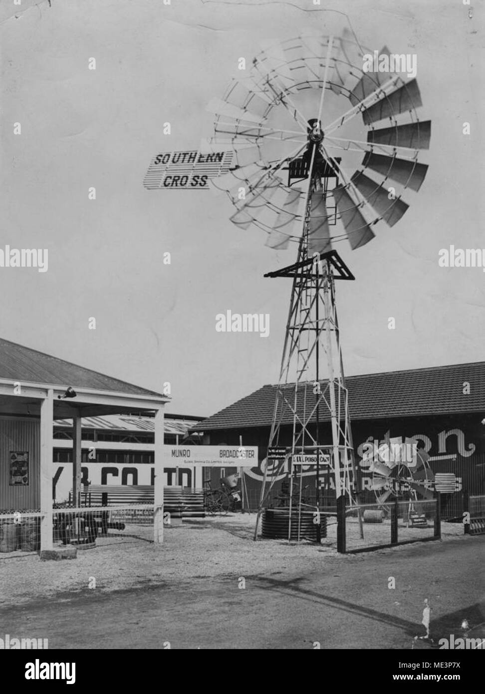 Southern cross windmill australia hi-res stock photography and images ...