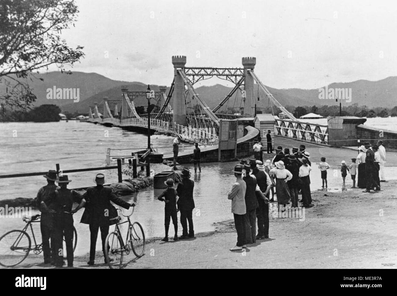 Fitzroy bridge hi-res stock photography and images - Alamy