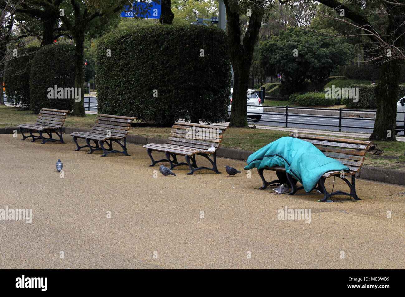 Homelessness in japanese society hi-res stock photography and images ...