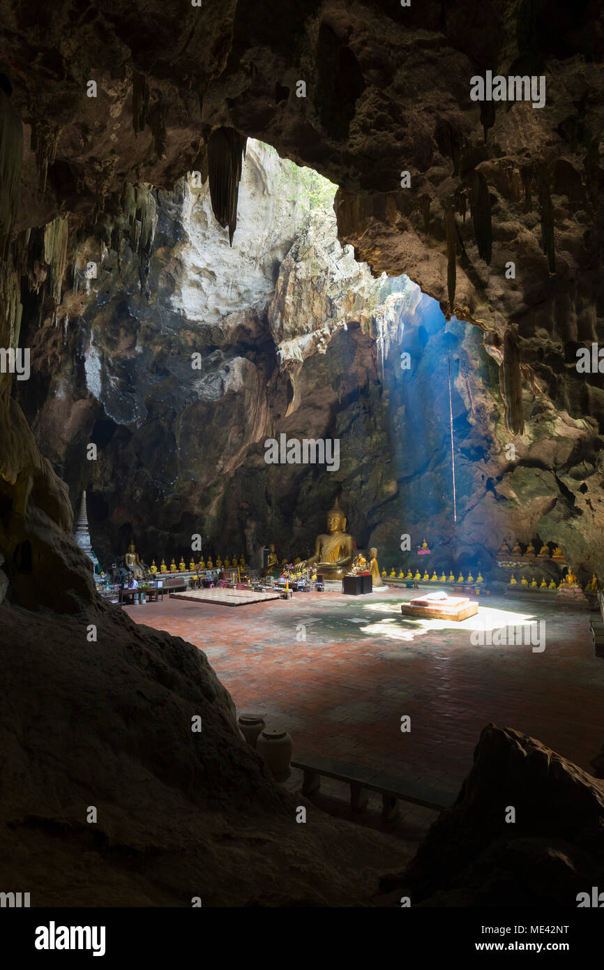 Buddha statues inside the underground cave temple, Khao Luang caves ...