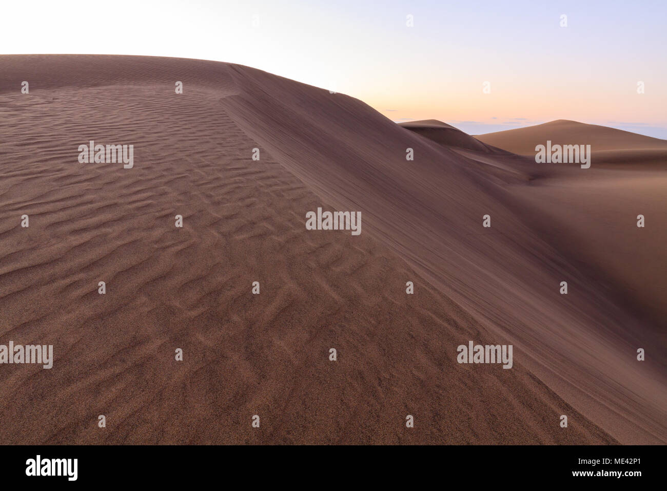 Landscape of empty sand desert. Dunes of Maspalomas, Gran Canaria ...